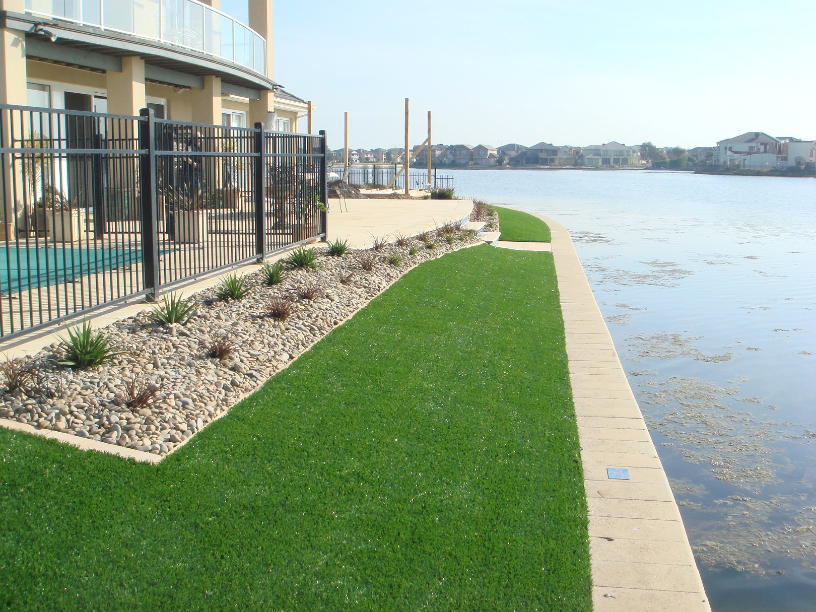 WATERSIDE ARTIFICIAL GRASS LAWN - CCGrass