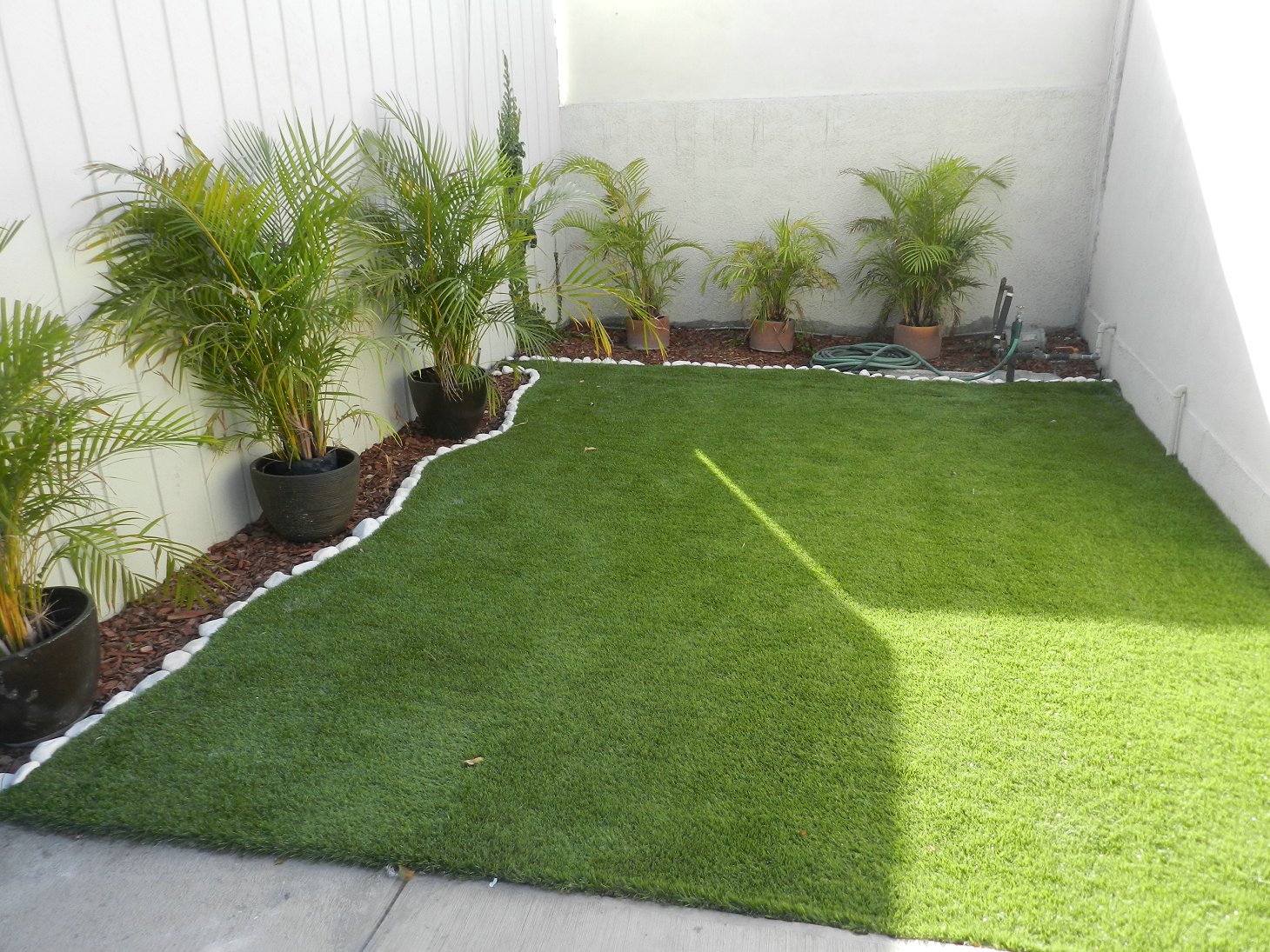 LIVEN UP YOUR GARDEN WITH FAKE GRASS - CCGrass